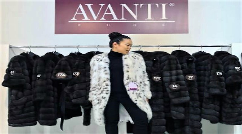 Η Μαρία Τσανγκ μοντέλο της AVANTI FURS στην 42η Έκθεση Γούνας Καστοριάς ...